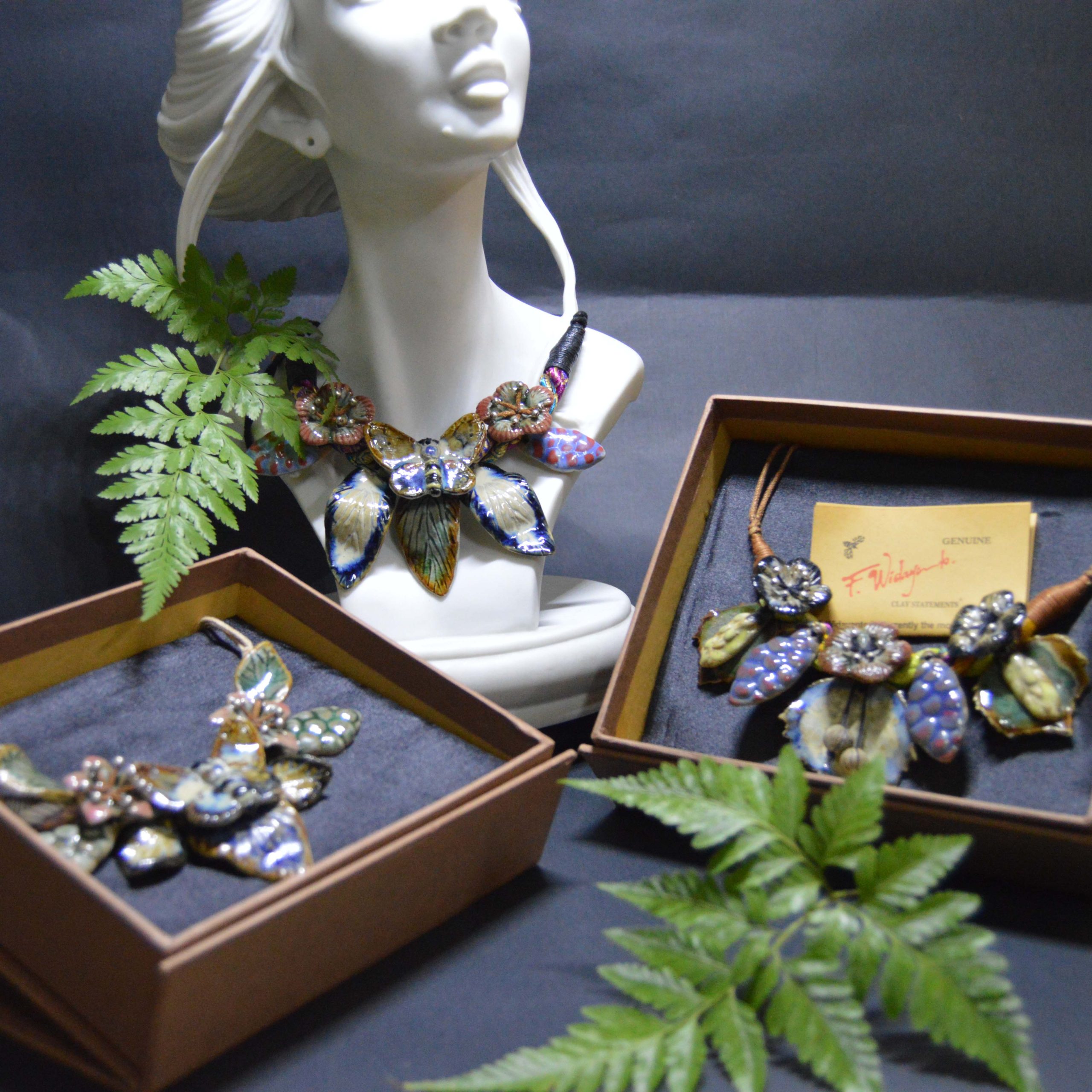 Category: Gifts & Accessories - F. Widayanto Gallery
